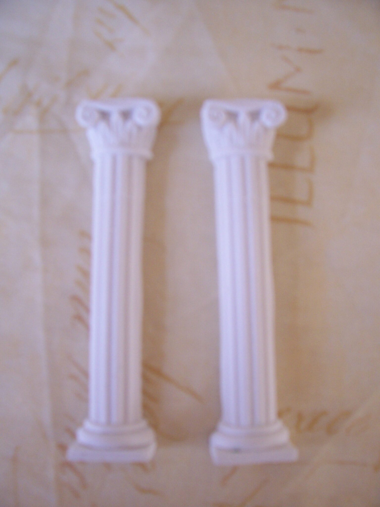 4 Miniatures Dolls House Columns Pillars dh 17 – Plaster Craft Interiors